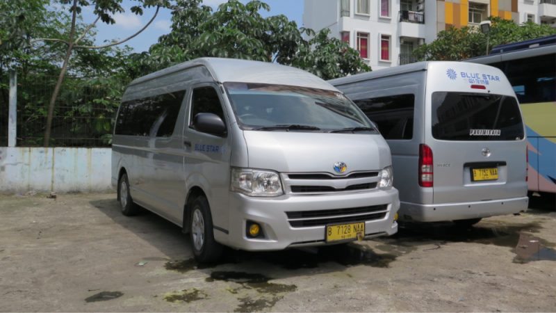 Elf Hiace - Bus Blue Star - Sewa Bus Pariwisata Jakarta Bekasi Cikarang