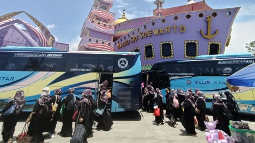 Bus Blue Star - Sewa Bus Pariwisata Jakarta Bekasi Cikarang