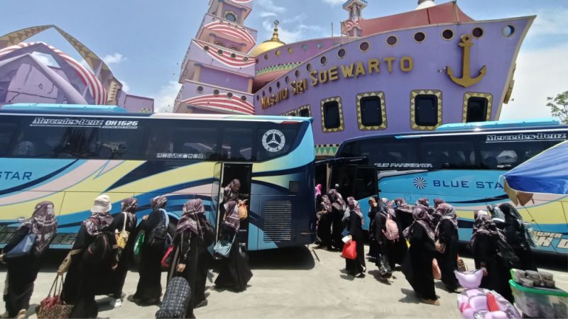 Bus Blue Star - Sewa Bus Pariwisata Jakarta Bekasi Cikarang