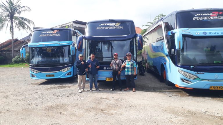 Bus Blue Star - Sewa Bus Pariwisata Jakarta Bekasi Cikarang